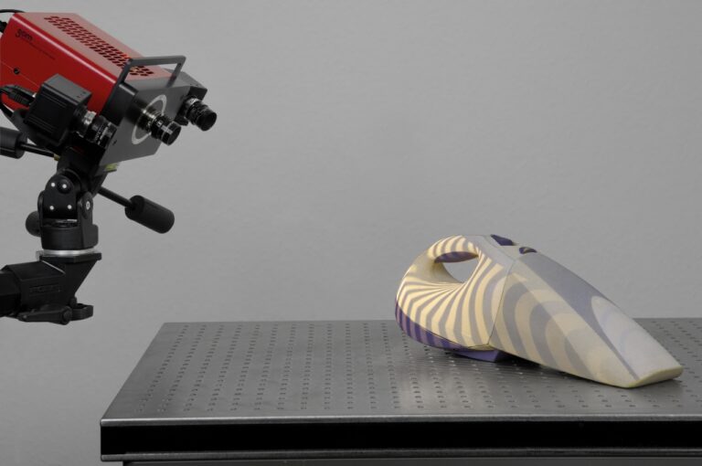 Précision des Scanners 3D industriels et amateurs - ekmul